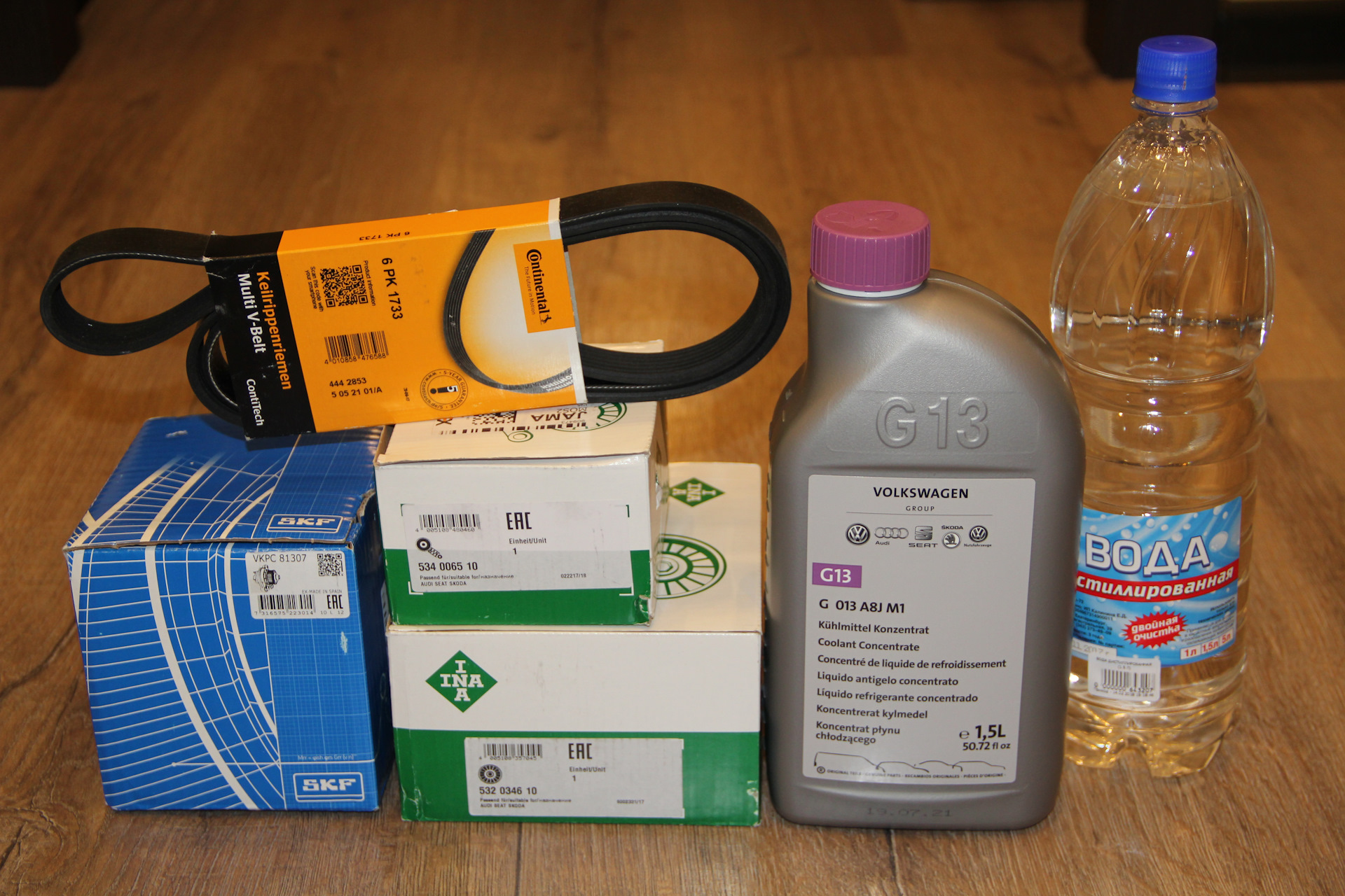 замена роликов приводного ремня и помпы — Volkswagen Jetta VI, 1,4 л ...