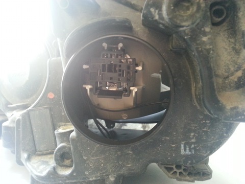 Фишка-фиксатор для H7 — Ford Focus Hatchback III, 1,6 л, 2013 года ...