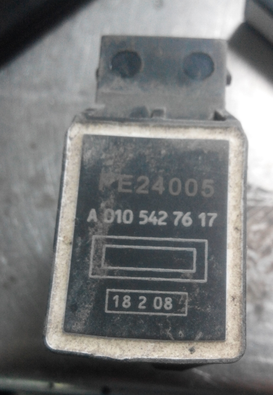 A0105427617 Датчик пневмоподвески Mercedes | Запчасти на DRIVE2