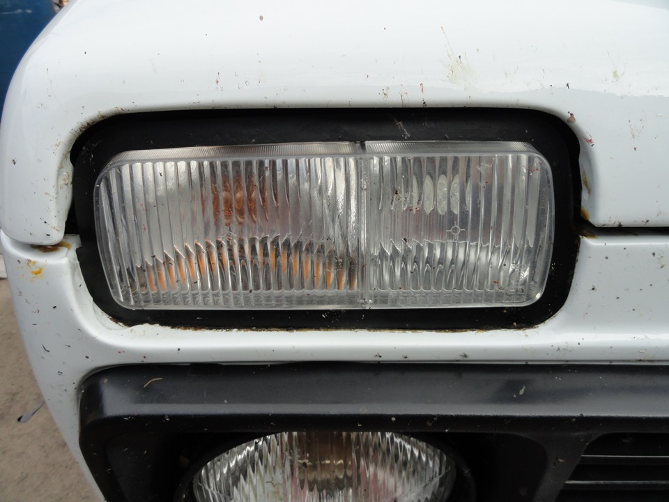 Белые поворотники и габаритные фары — Lada 4x4 3D, 1,7 л, 2012 года ...