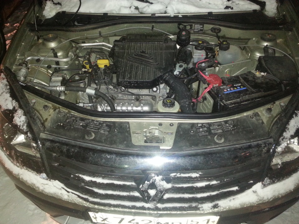 Дополнительный уплотнитель под капот. — Renault Sandero 1G, 1,6 л, 2013 ...