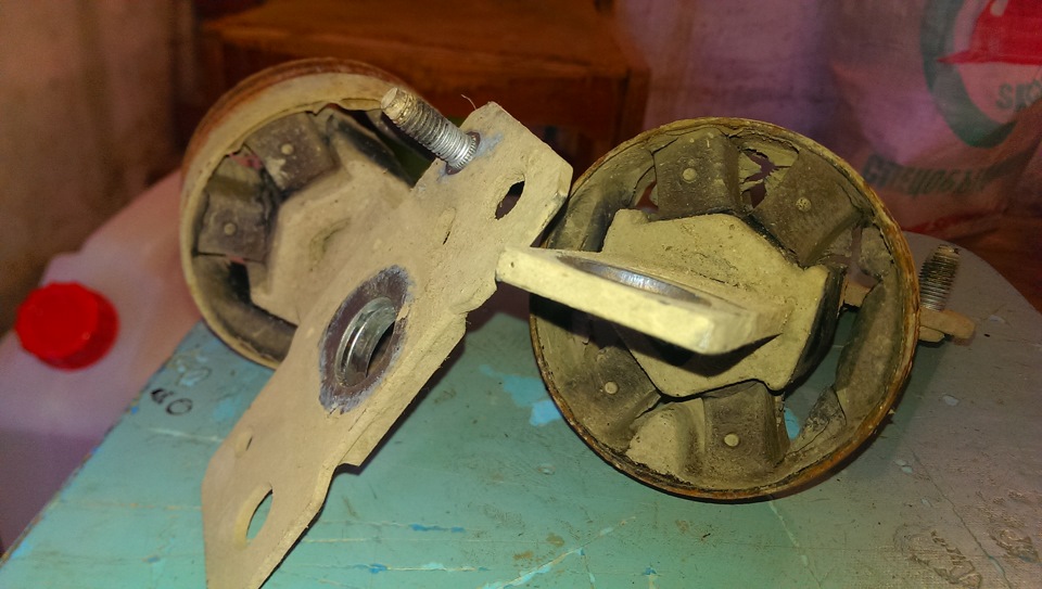 Замена задних сайлент блоков и установка распорки стоек — Volvo S80 (2G ...