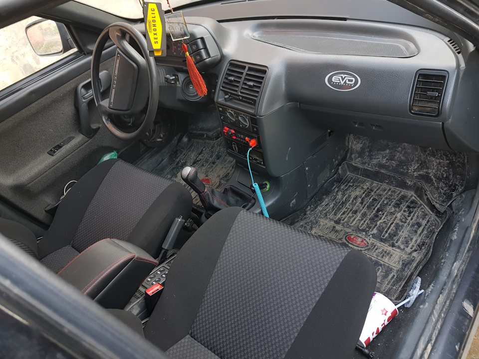 Заводская обивка сидений — Lada 21124, 1,5 л, 2004 года | тюнинг | DRIVE2