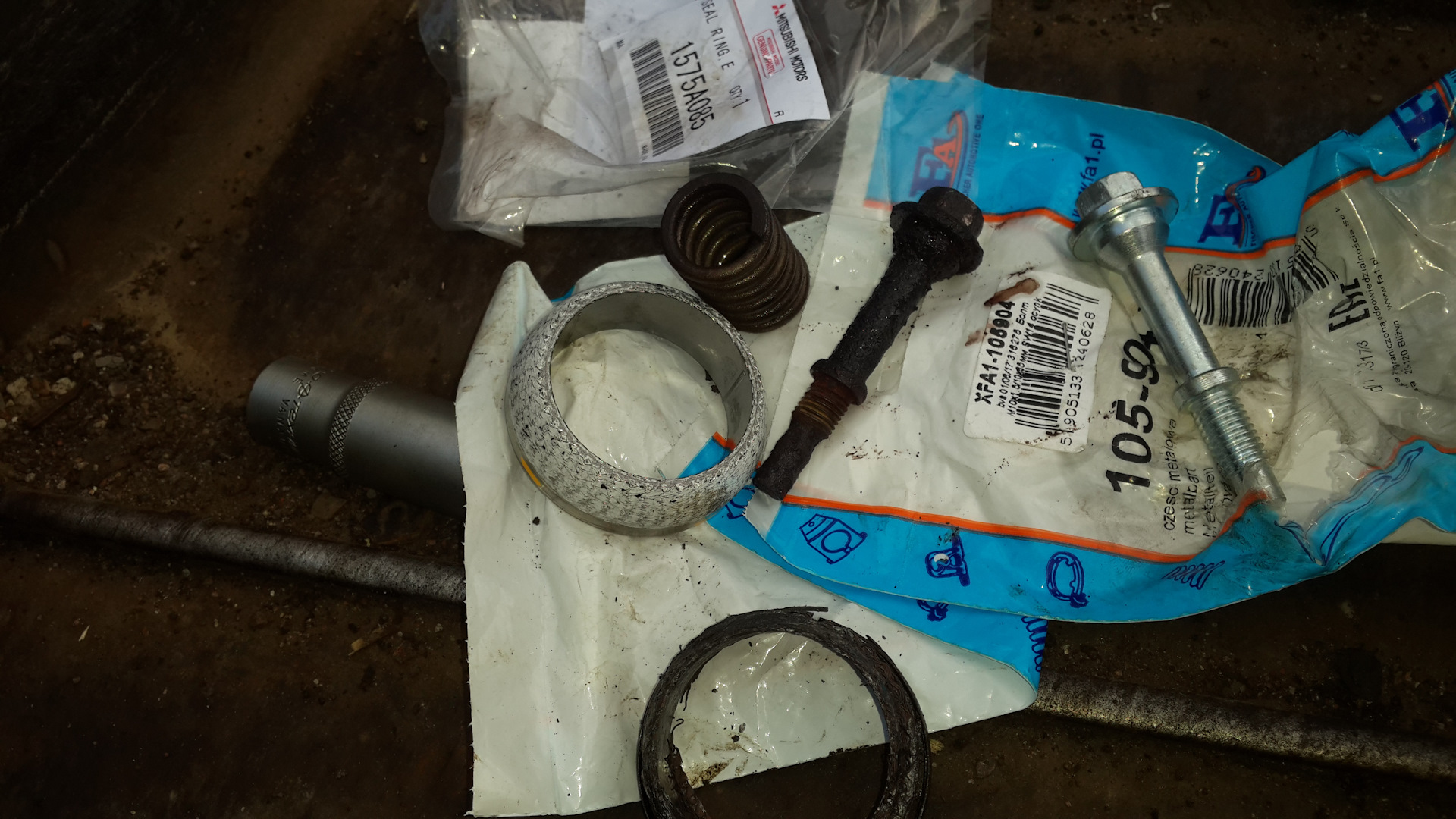 Замена уплотнительного кольца — Mitsubishi ASX, 1,6 л, 2013 года ...