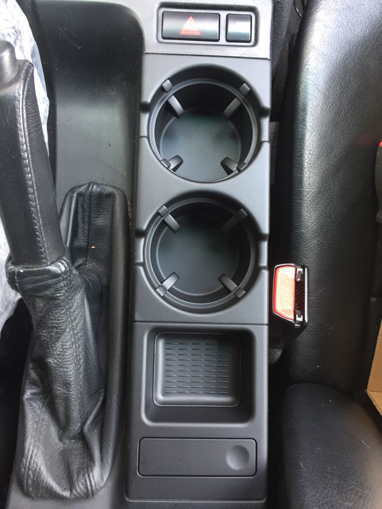 Подстаканники с монетницей вместо телефона со шторкой — BMW 3 series ...