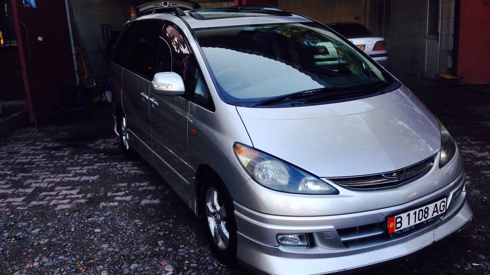 Toyota Estima (II) 2.4 бензиновый 2001 | на DRIVE2