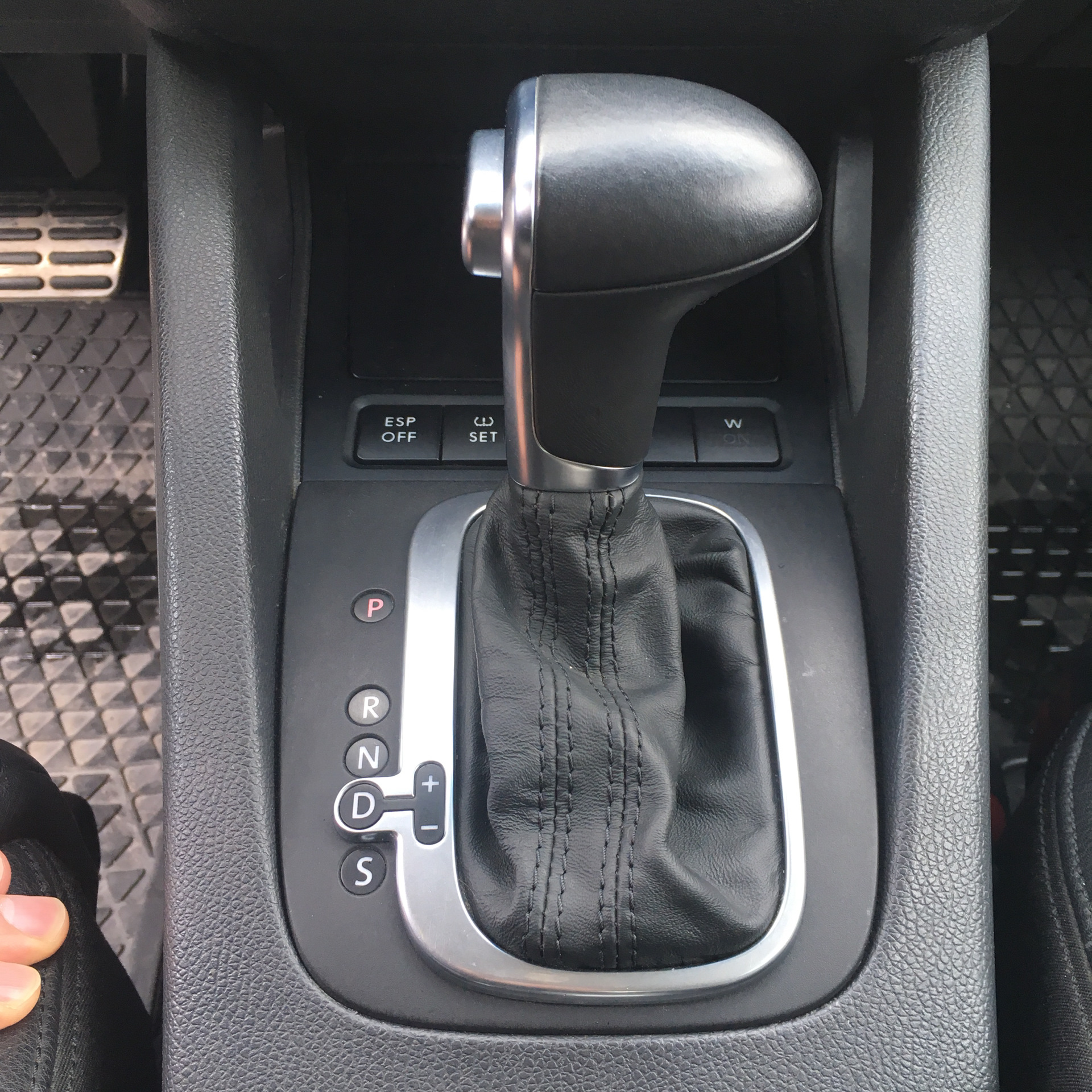 Новый шифтер от ауди 8k1 713 139 R IBR — Volkswagen Jetta V, 1,4 л, 2007 года | тюнинг | DRIVE2