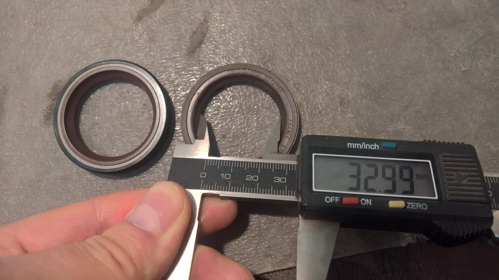 Elring 504.483 — правильный аналог переднего сальника коленвала ...