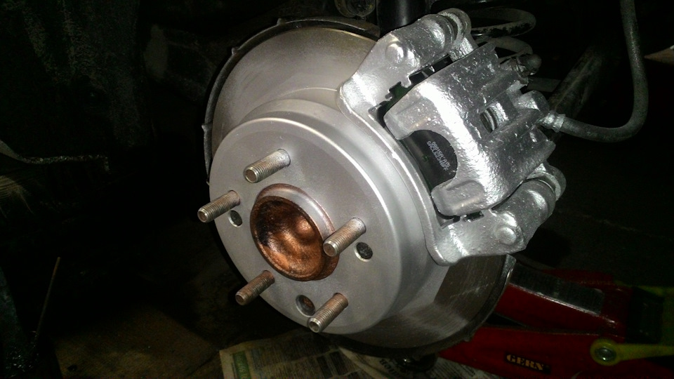 Замена тормозных дисков, колодок. — KIA Ceed SW (1G), 1,6 л, 2009 года ...