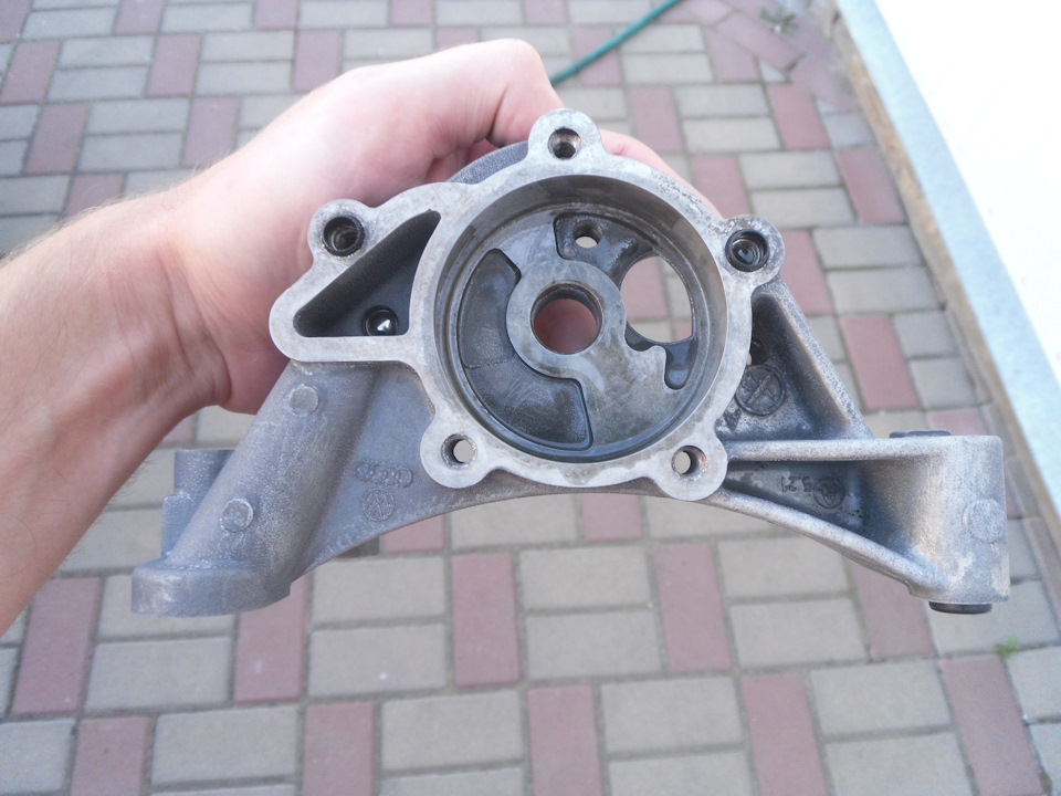 Ремонт двигателя: масляный насос. — Volkswagen Passat B5, 1,8 л, 2003 ...