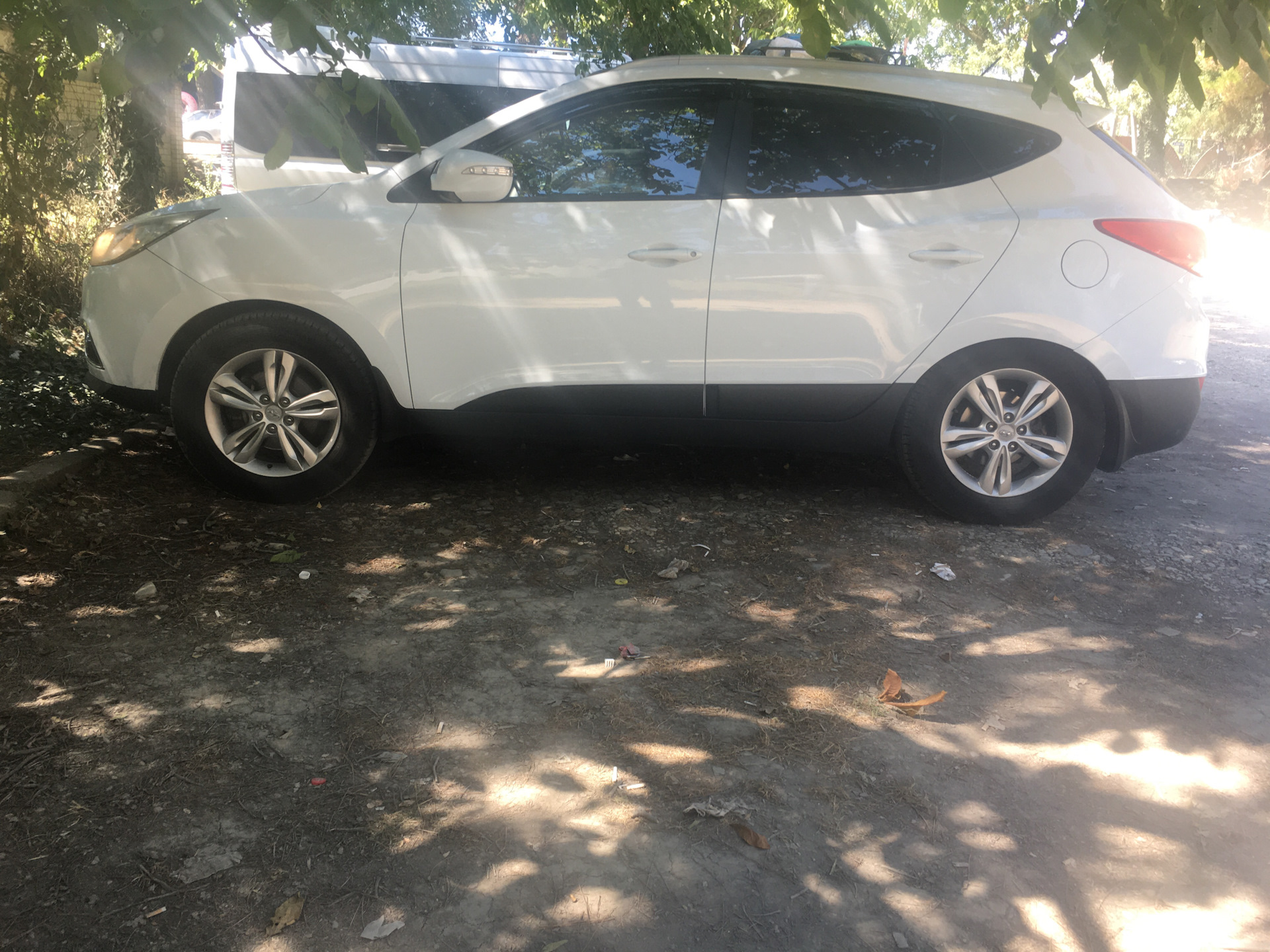 Вот и у моего IX35 задние пружины просели. — Hyundai ix35, 2 л, 2010 ...