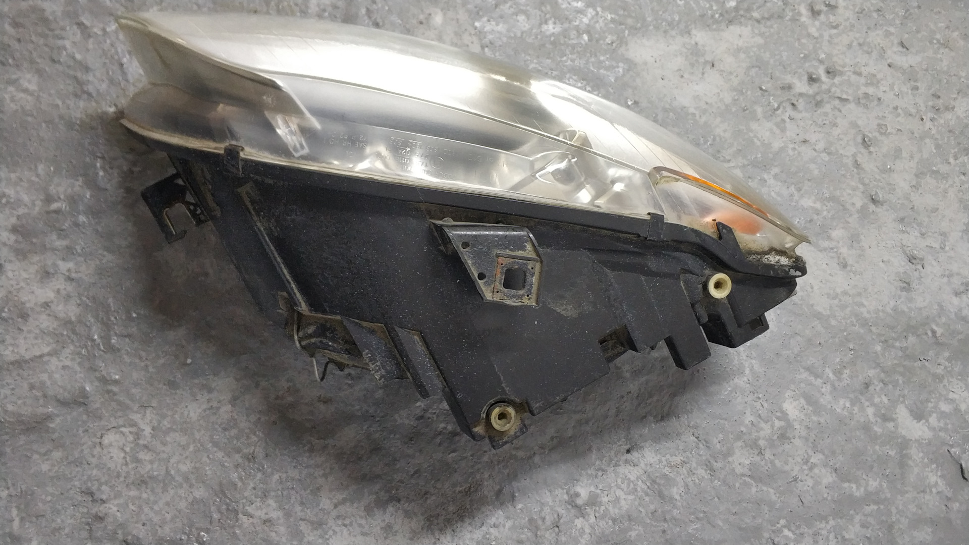 Фара галоген правая без корректора нужна? — Audi A4 (B7), 2 л, 2006 ...