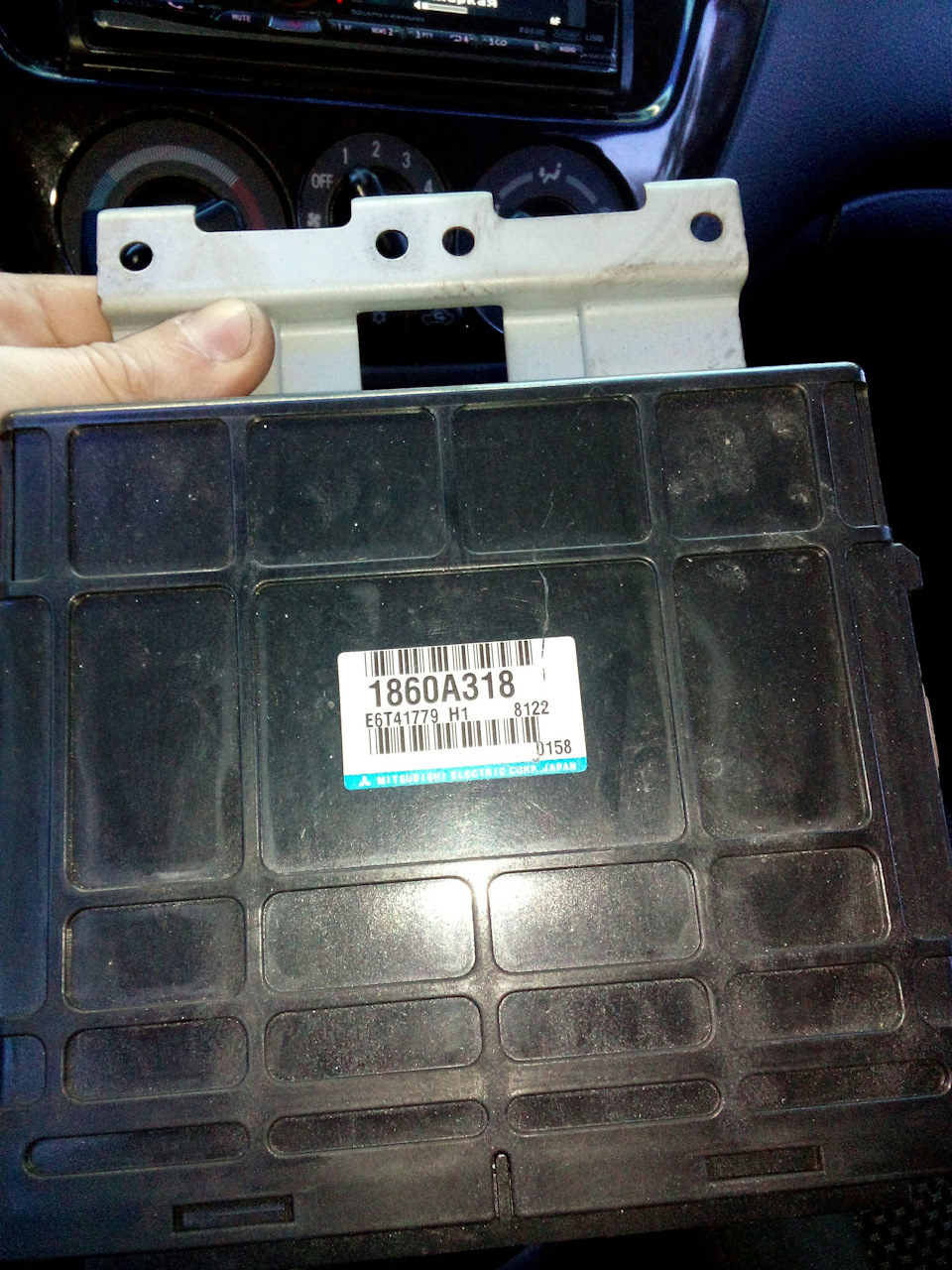 1860A318 CONTROL UNIT, ENG БЛОК УПРАВЛЕНИЯ ДВИГАТЕЛЕМ Mitsubishi ...