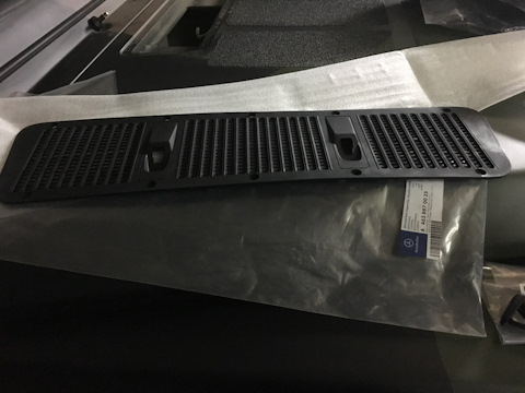 A4638870025 Накладка капота Mercedes | Запчасти на DRIVE2