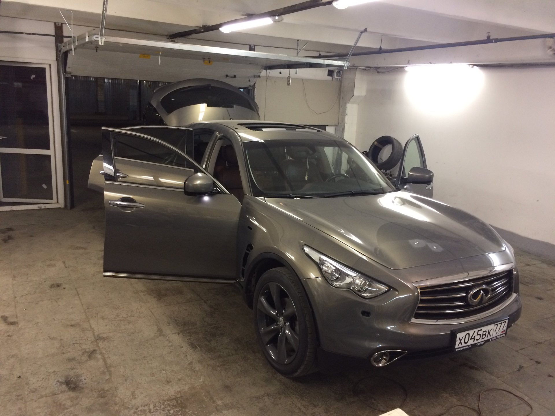 Оклейка в Серый металлик или Умеренная борзость Infiniti FX35 — Car ...