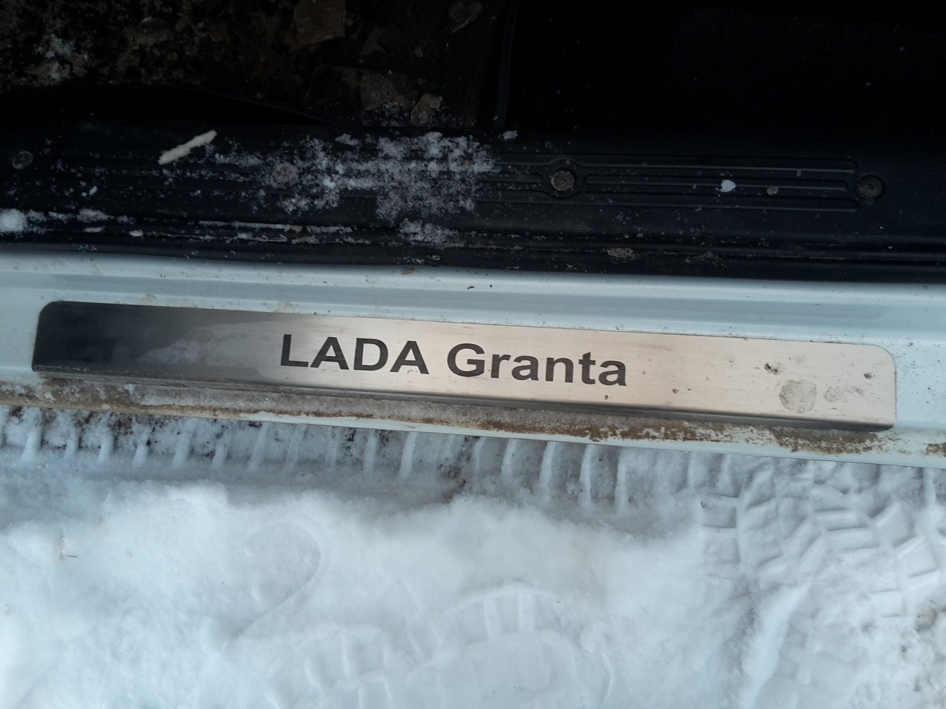 Накладки на пороги — Lada Гранта (1G), 1,6 л, 2013 года | тюнинг | DRIVE2