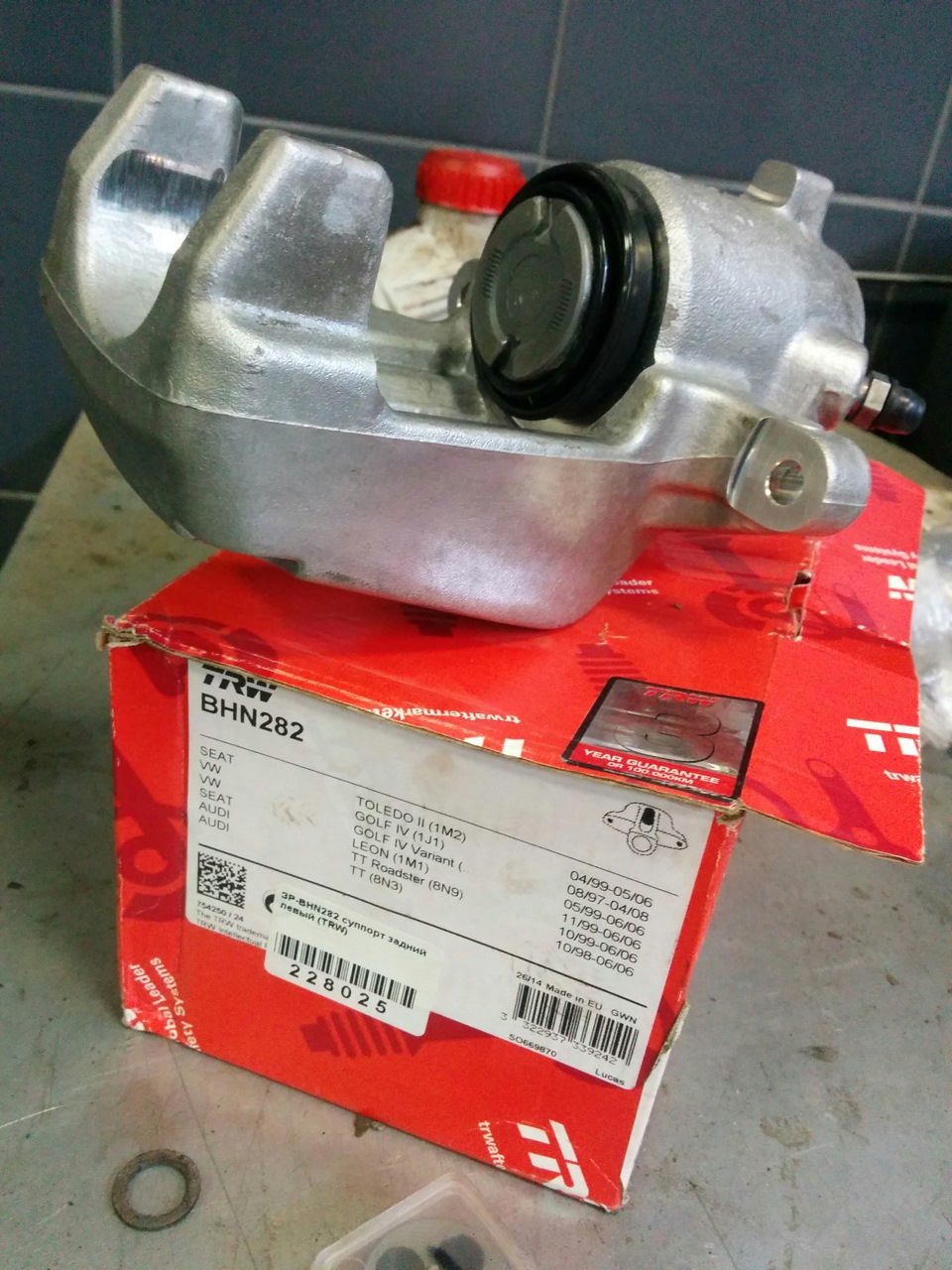 Задние тормозилки v.2 — Volkswagen Golf Mk4, 2,8 л, 2000 года | своими ...