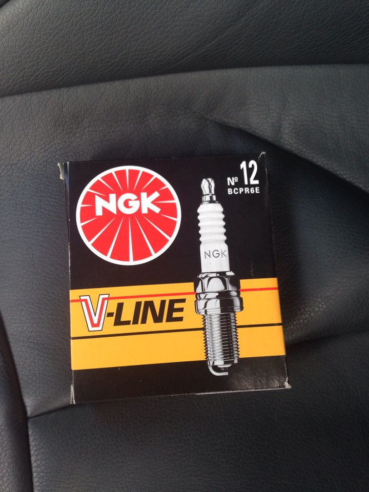 Замена свечей и ВВ проводов — Geely SL, 1,8 л., 2012 года | визит на ...