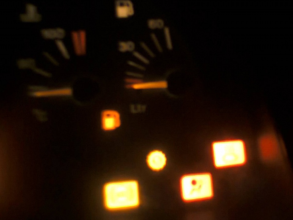 За что отвечает эта лампочка? — Opel Calibra, 2 л, 1995 года ...