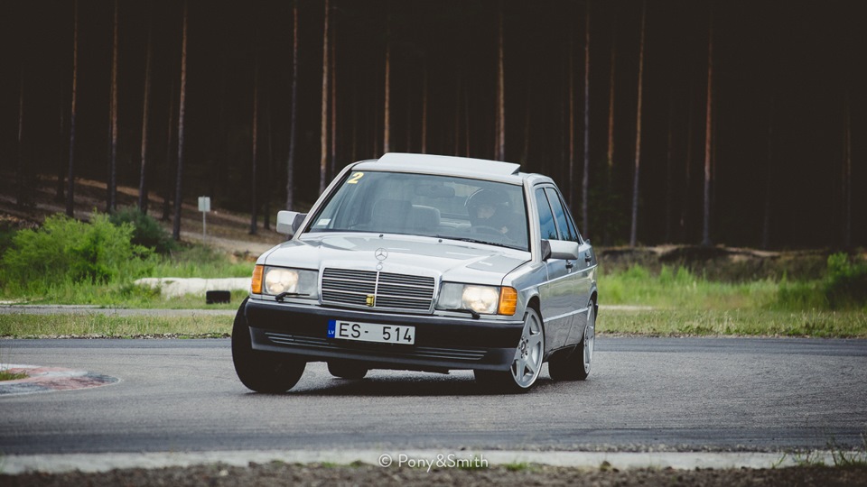 Youngtimer Rally Track Day 2015 — part 2 — Mercedes-Benz 190 (W201), 2 л, 1992 года | покатушки ...