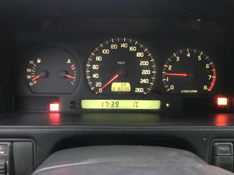 Заменил лампочки подсветки приборной панели — Volvo V70 I, 2,5 л, 1998 ...