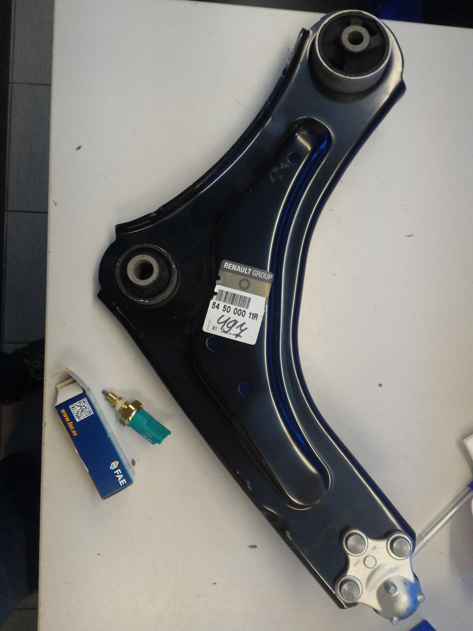545000011R Рычаг ниж пер п RENAULT | Запчасти на DRIVE2