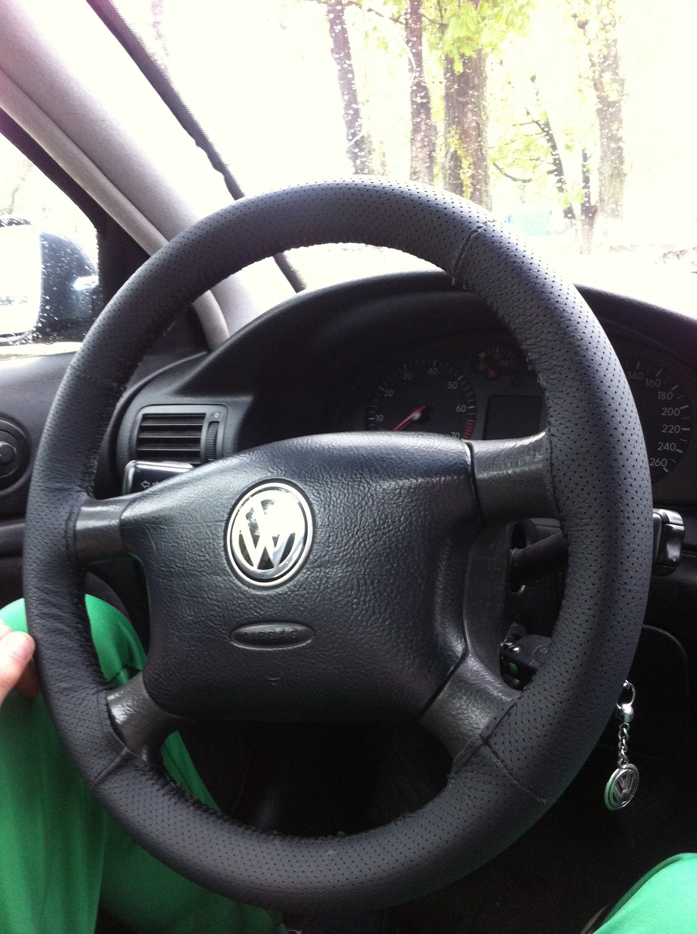 Руль в экокожу — Volkswagen Passat B5, 1,6 л, 2000 года | тюнинг | DRIVE2