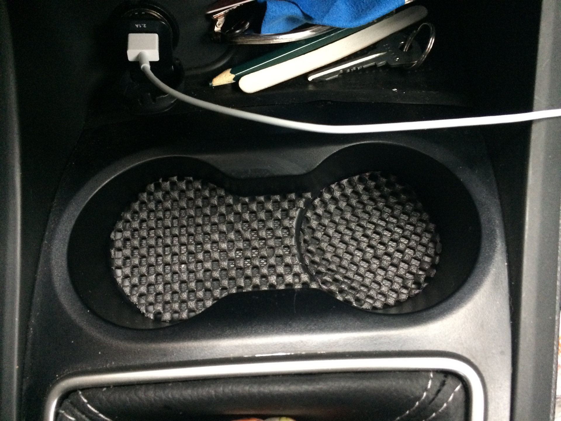 Прячем саморез в дверной карте — Lada Vesta (1G), 1,6 л, 2016 года ...