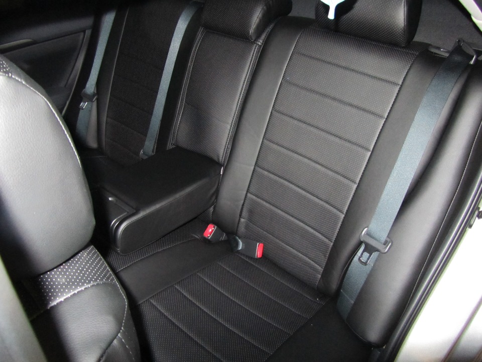 Чехлы — Toyota Avensis II, 2,2 л, 2005 года | аксессуары | DRIVE2