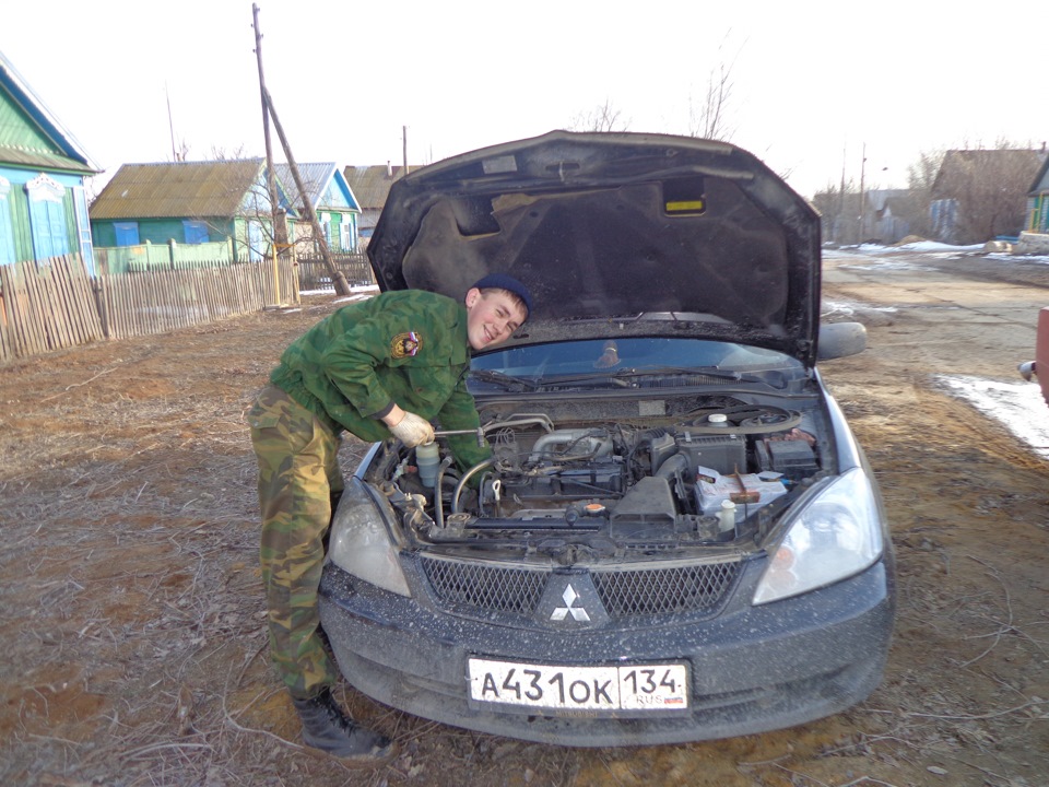 Замена ремня генератора — Mitsubishi Lancer IX, 1,6 л, 2005 года ...