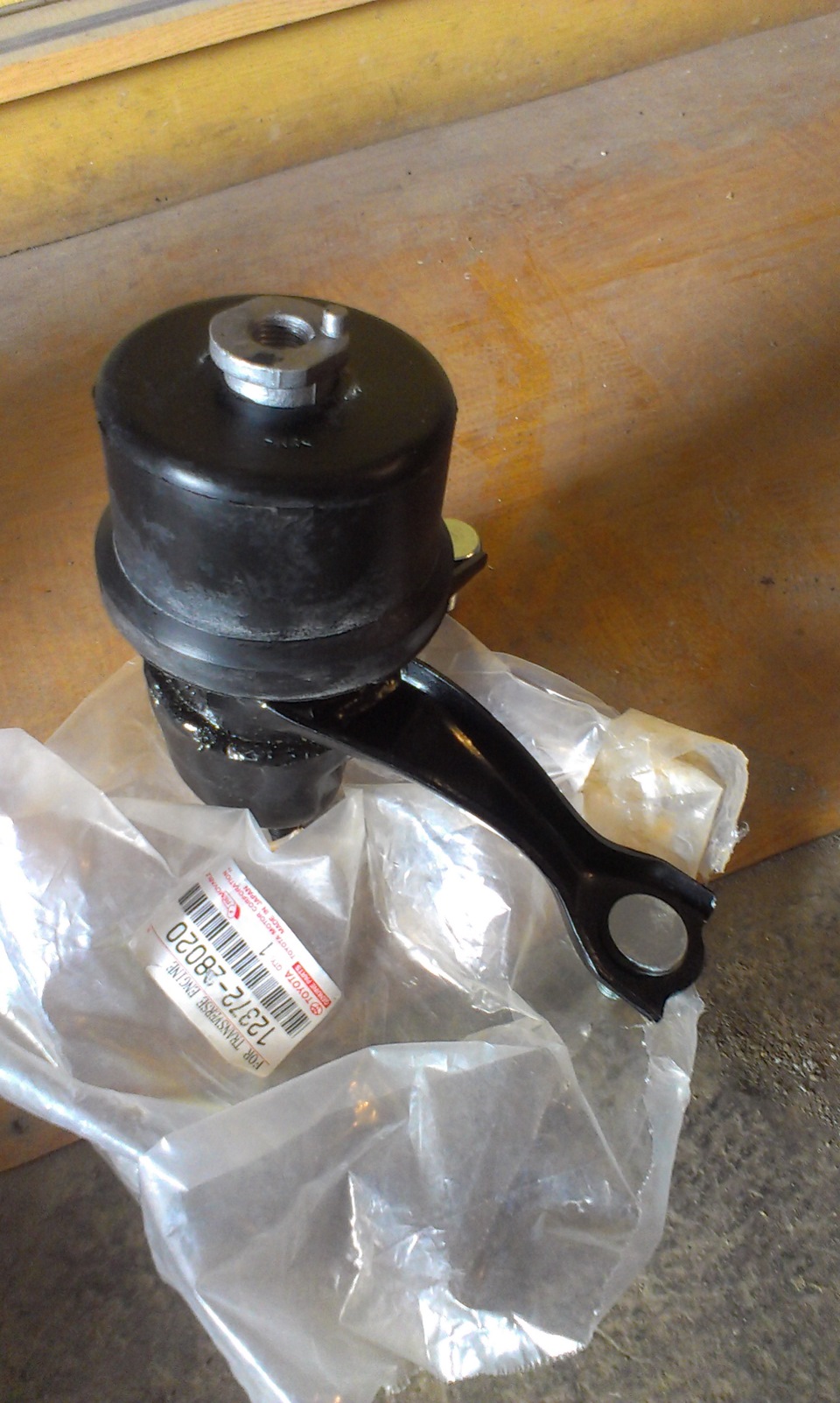 1237228020 Подушка двигателя TOYOTA CAMRY 03-/ESTIMA T/L /HARRIER 03 ...