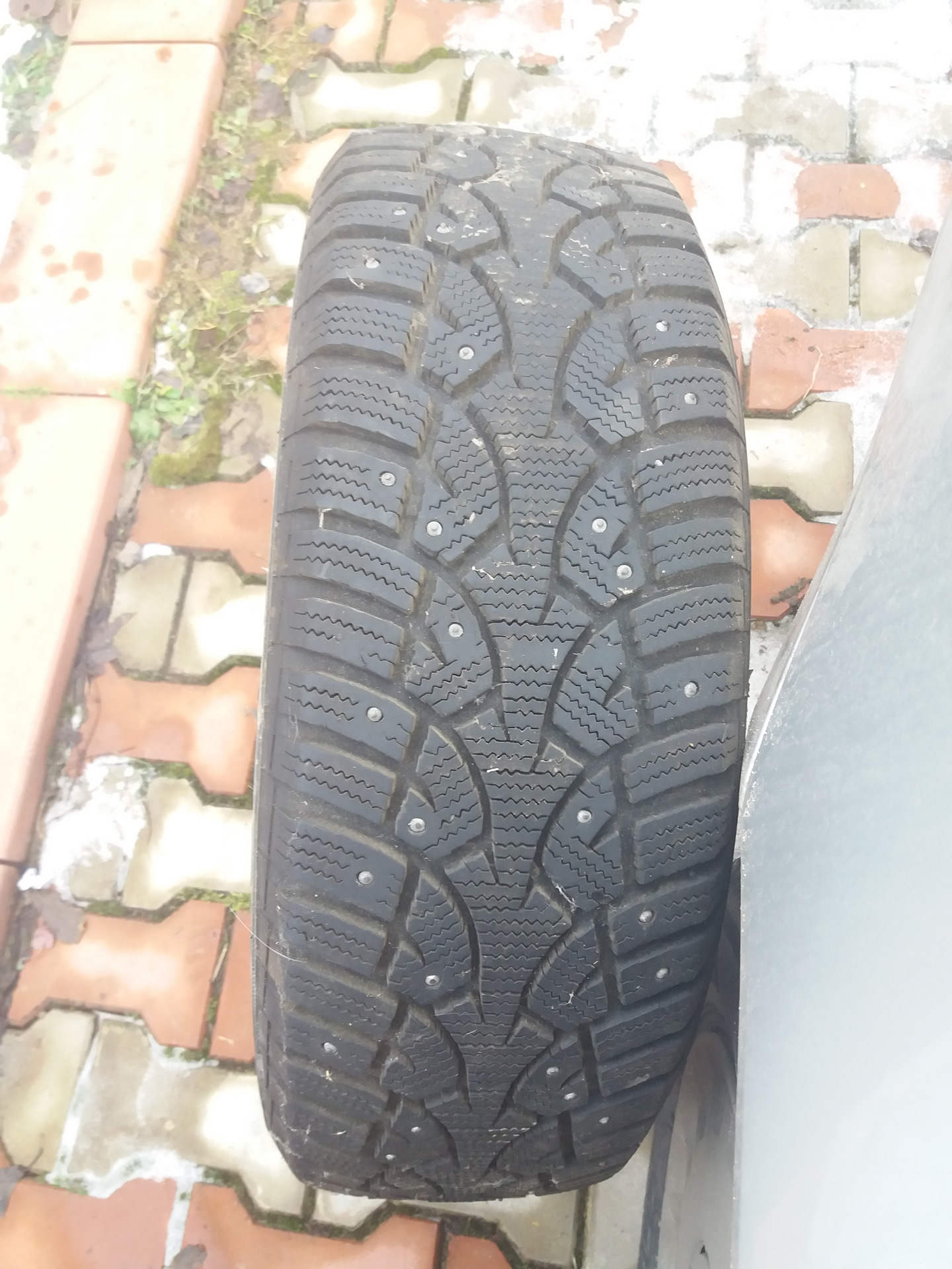 Hakkapeliitta 2 => Gislaved Nord Frost 3 — Volvo S40 (2G), 1,8 л, 2005 ...