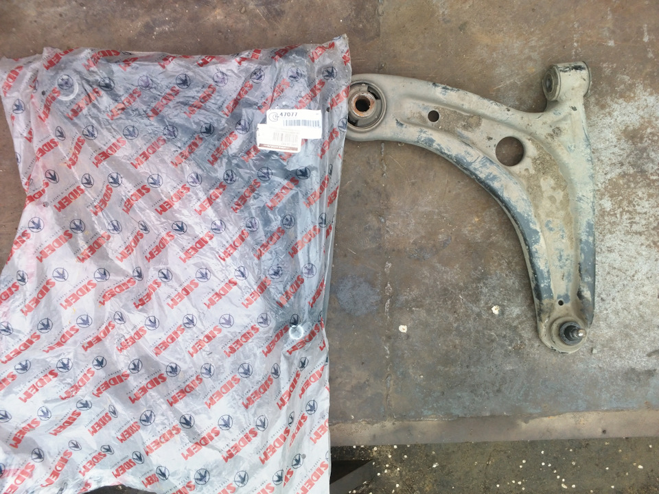 Передние рычаги — Honda Fit (1G), 1,3 л, 2004 года | своими руками | DRIVE2