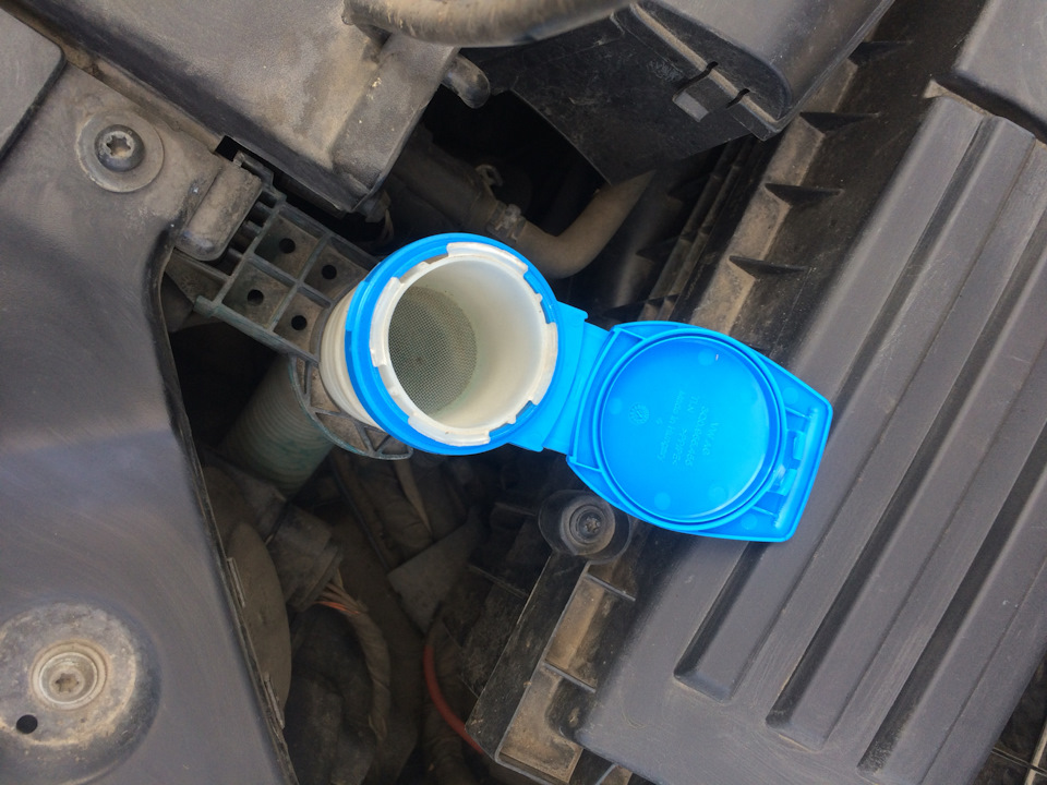 Опять синяя крышечка и другие заглушки. — Volkswagen Tiguan (1G), 2 л ...