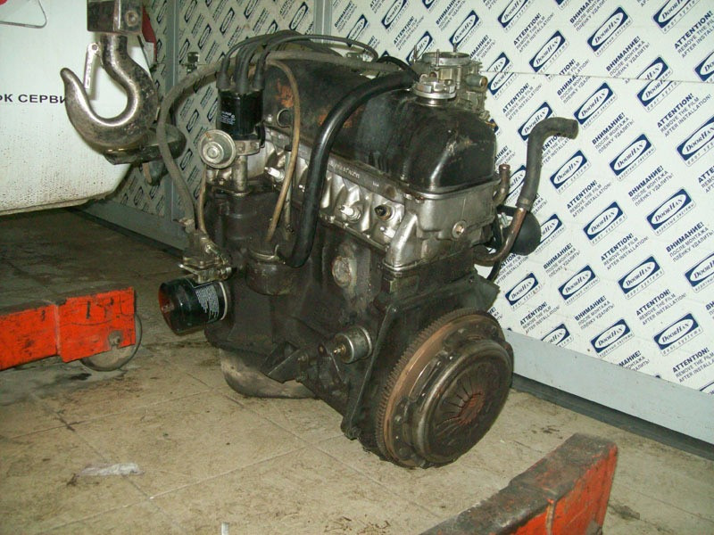 Двигатель 2130 1.8л или1.5-литровым бывает газировка)) — Lada 21011, 1 ...
