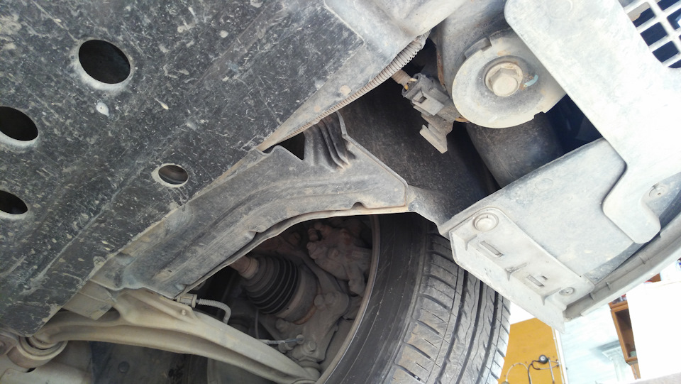 Левый пыльник моторного отсека — Chevrolet Cruze (1G), 1,8 л, 2013 года ...