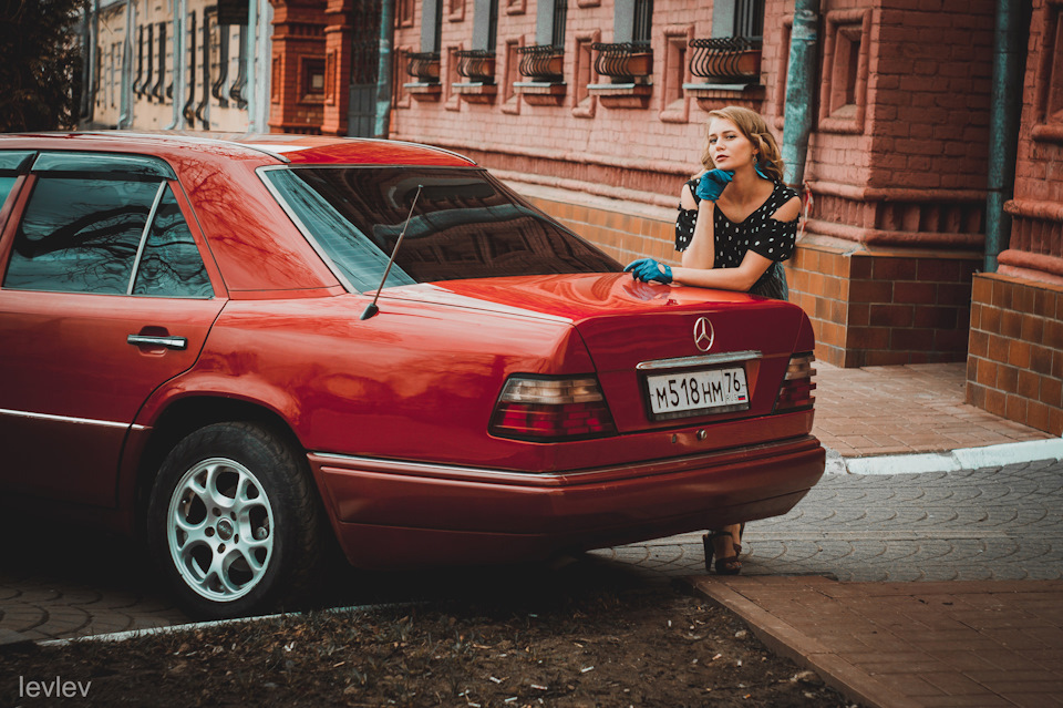 Mercedes-Benz E-class w124 Red Sky — DRIVE2