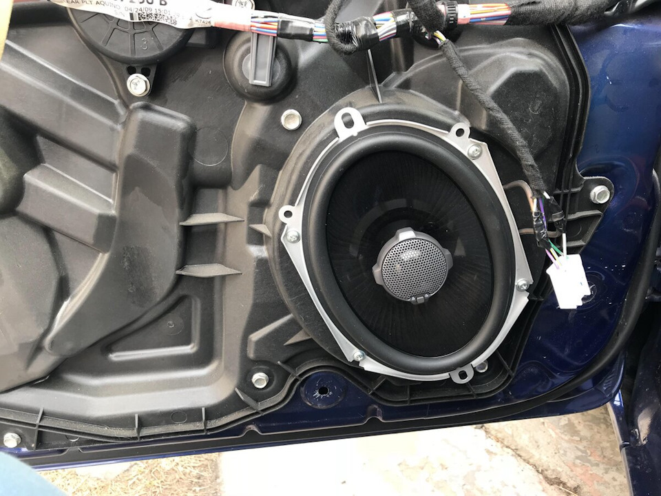 2. Перетяжка некоторых элементов салона Акселы — Mazda Axela (2G), 1,5 ...
