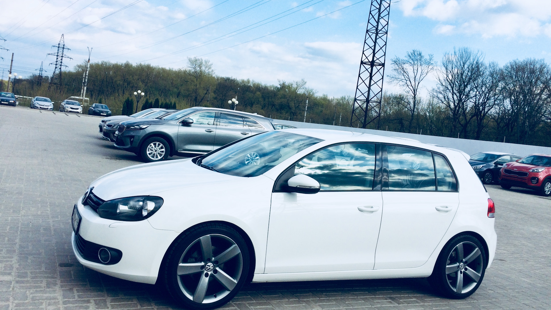 Volkswagen Golf Mk6 1.6 бензиновый 2012 | White на DRIVE2