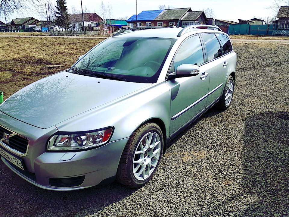 Колпачки на гайки — Volvo V50, 2,4 л, 2008 года | аксессуары | DRIVE2