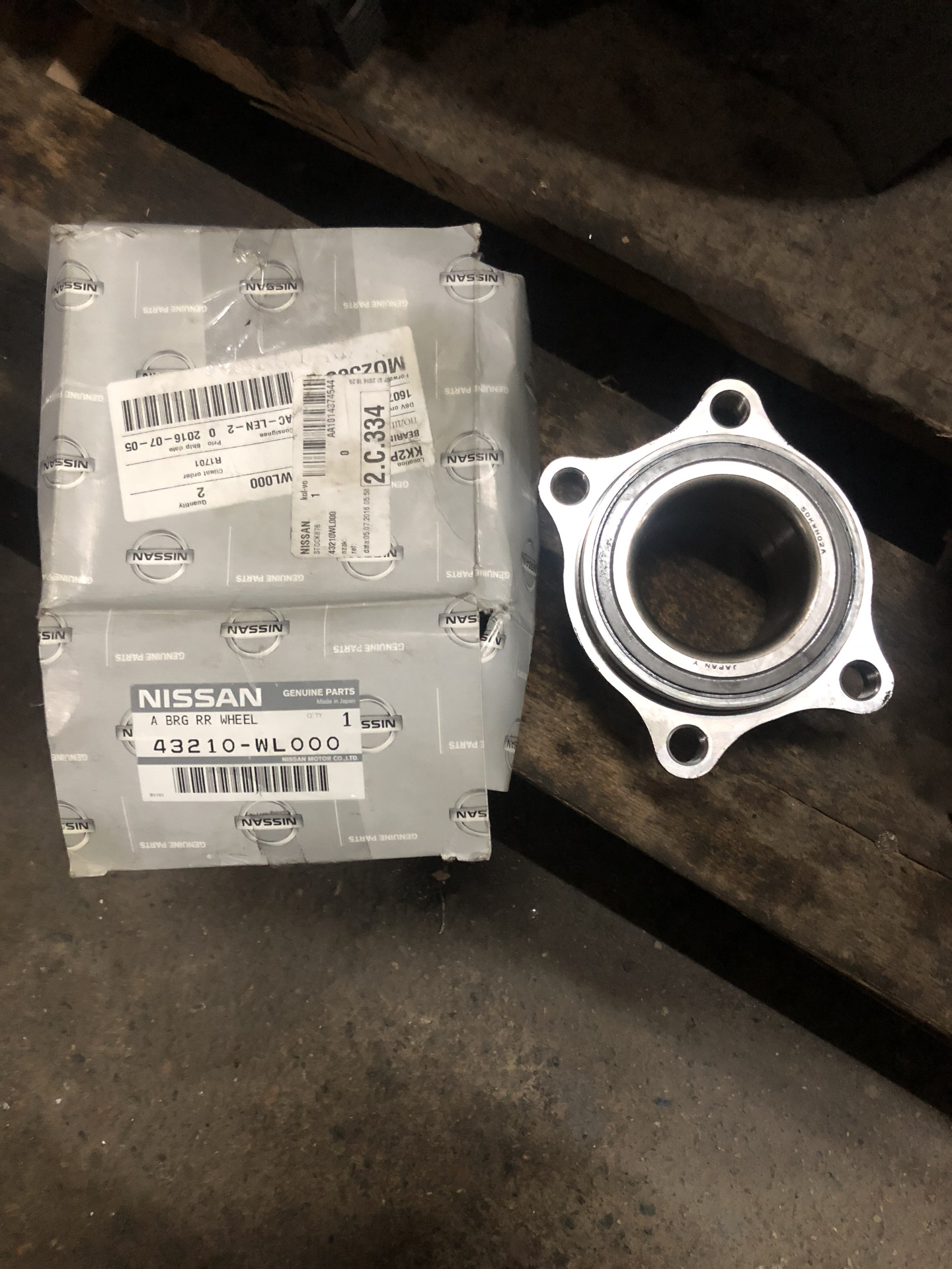 7. Замена заднего правого ступичного — Infiniti FX (1G), 4,5 л, 2007 ...