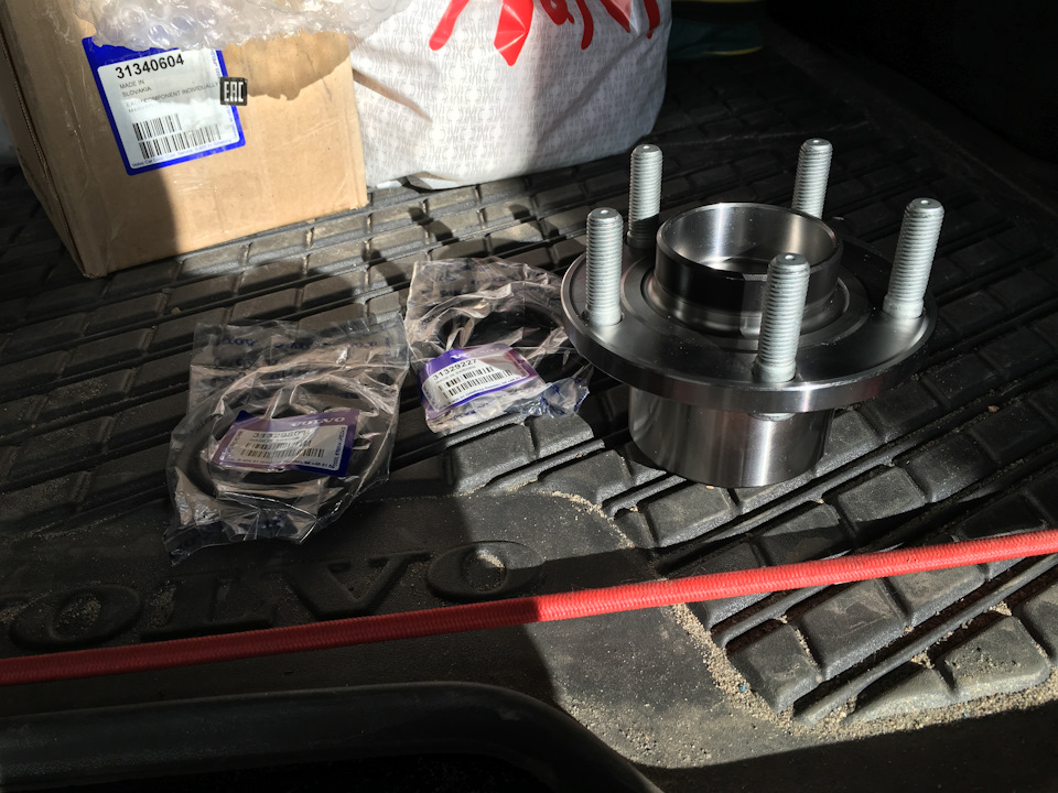 Замена передней ступицы 31340604 — Volvo V50, 2 л, 2010 года | запчасти ...