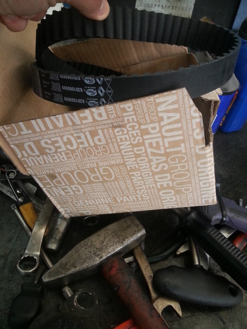 Замена ГРМ+роликов+водяной помпы: Часть №1 — Renault Megane I, 1,6 л ...