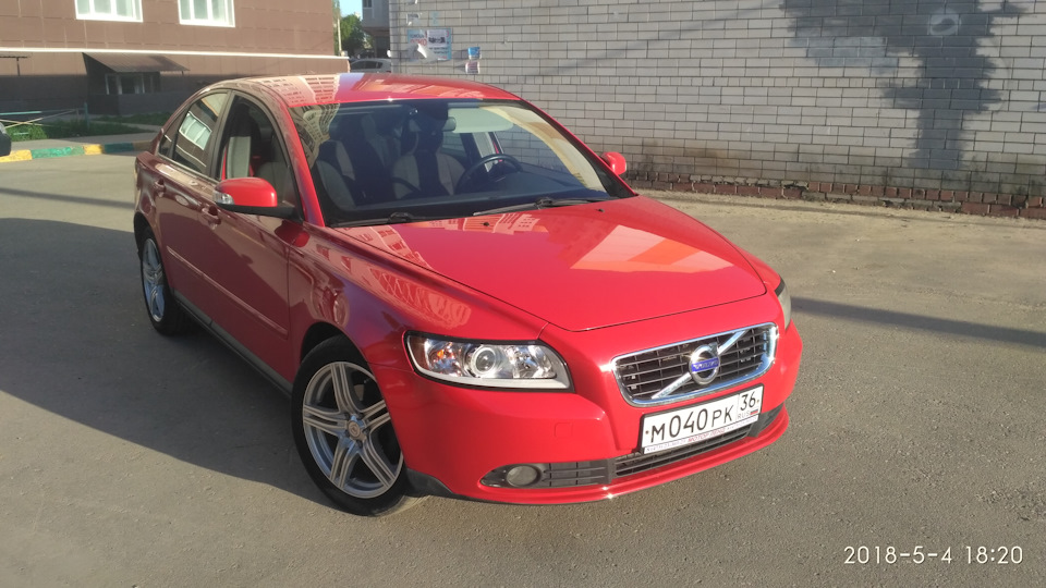Поставил решетку с большим значком — Volvo S40 (2G), 1,6 л, 2008 года ...