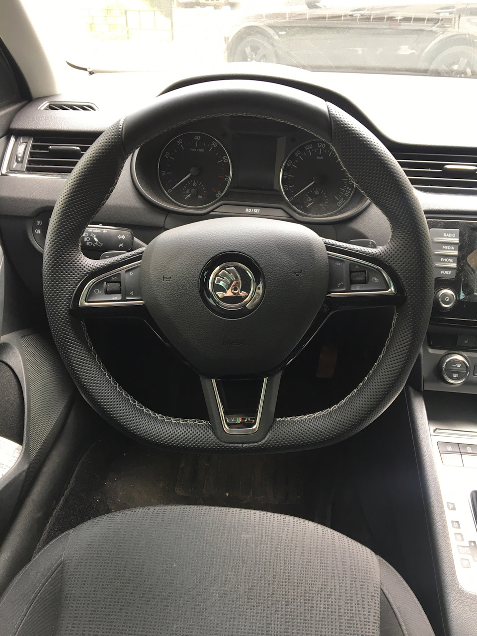 Улучшение 2: руль rs — Skoda Octavia Combi A7 Mk3, 1,8 л, 2014 года | стайлинг | DRIVE2