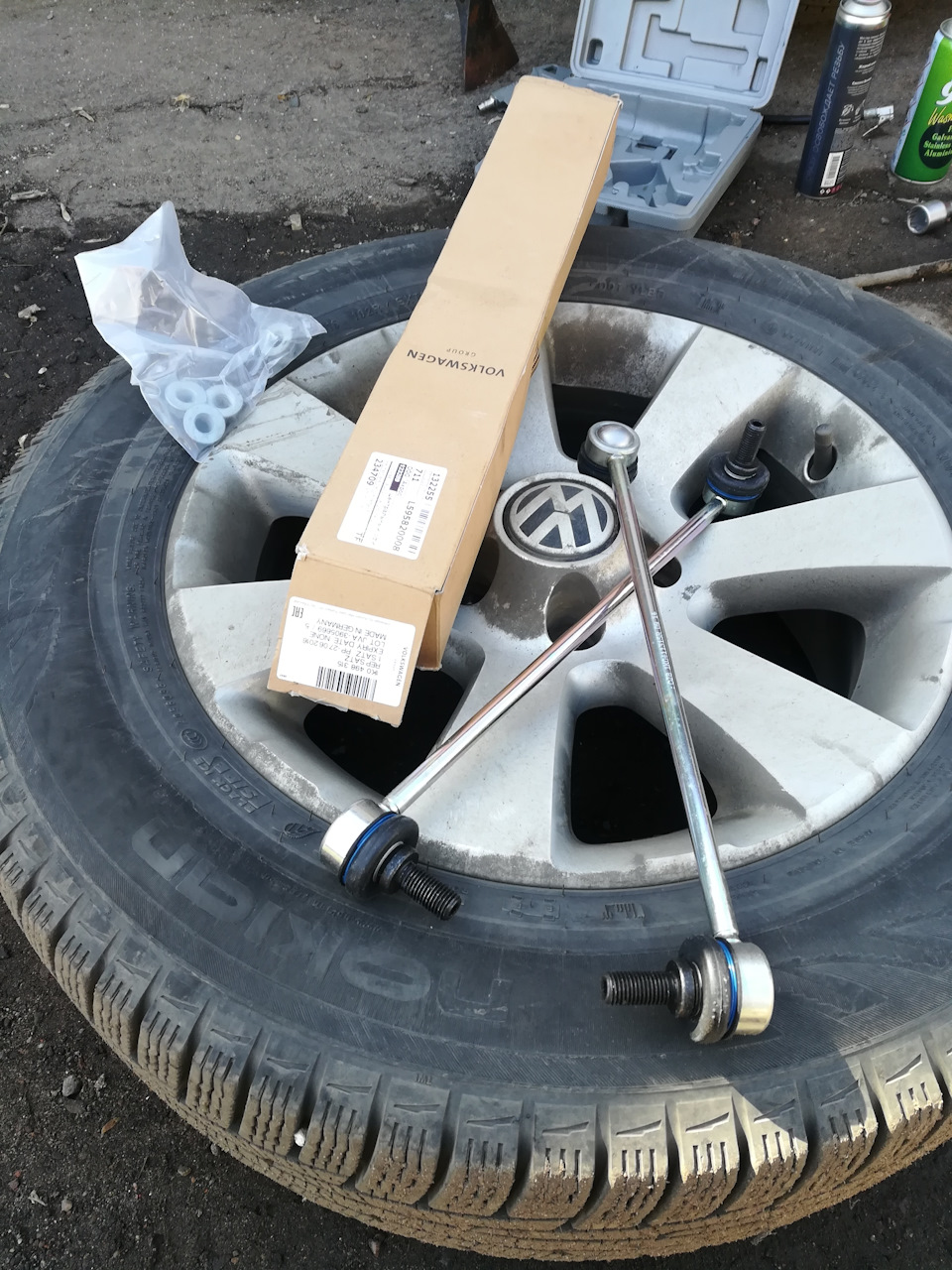 Замена стоек стабилизаторов — Volkswagen Tiguan (1G), 2 л, 2012 года ...