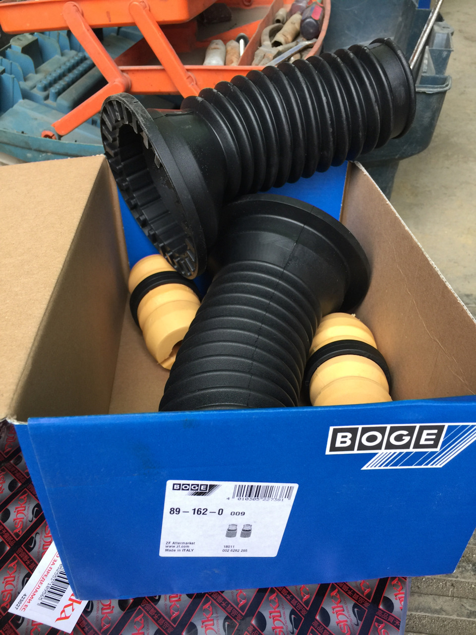 Замена передних стоек на Boge — Toyota Avensis II, 1,8 л, 2006 года ...