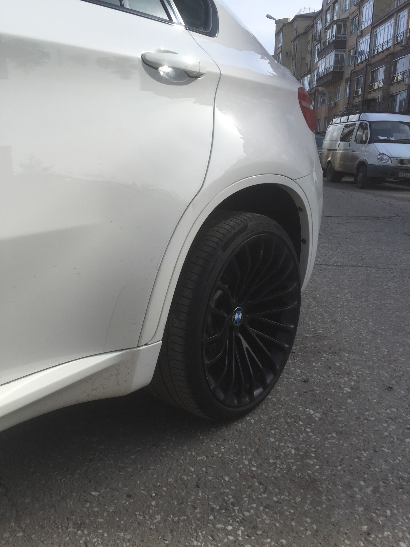 R22 — BMW X6 M, 4,4 л, 2010 года | колёсные диски | DRIVE2