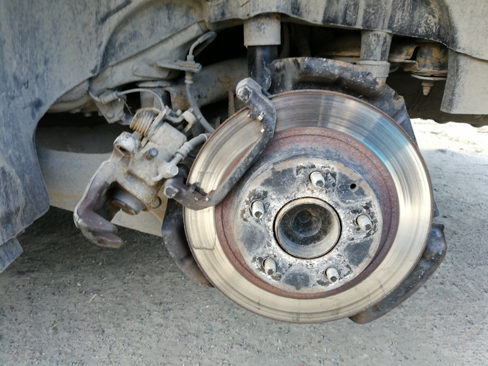 Замена направляющих суппорта — Mazda 6 (2G) GH, 1,8 л, 2011 года ...