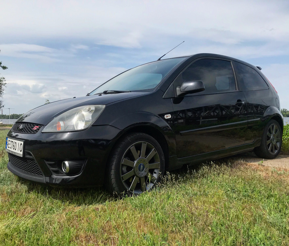 Несколько щелчков объективом — Ford Fiesta ST (Mk V), 2 л, 2007 года ...